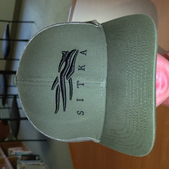 sitka | Accessories | Sitka Mens Embroidered Logo Trucker Mesh Snapback ...